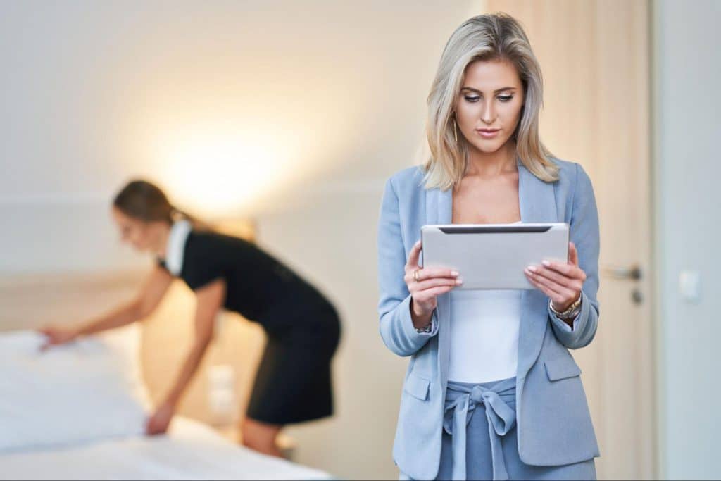Hospitality Management Job Guide - Everglades University
